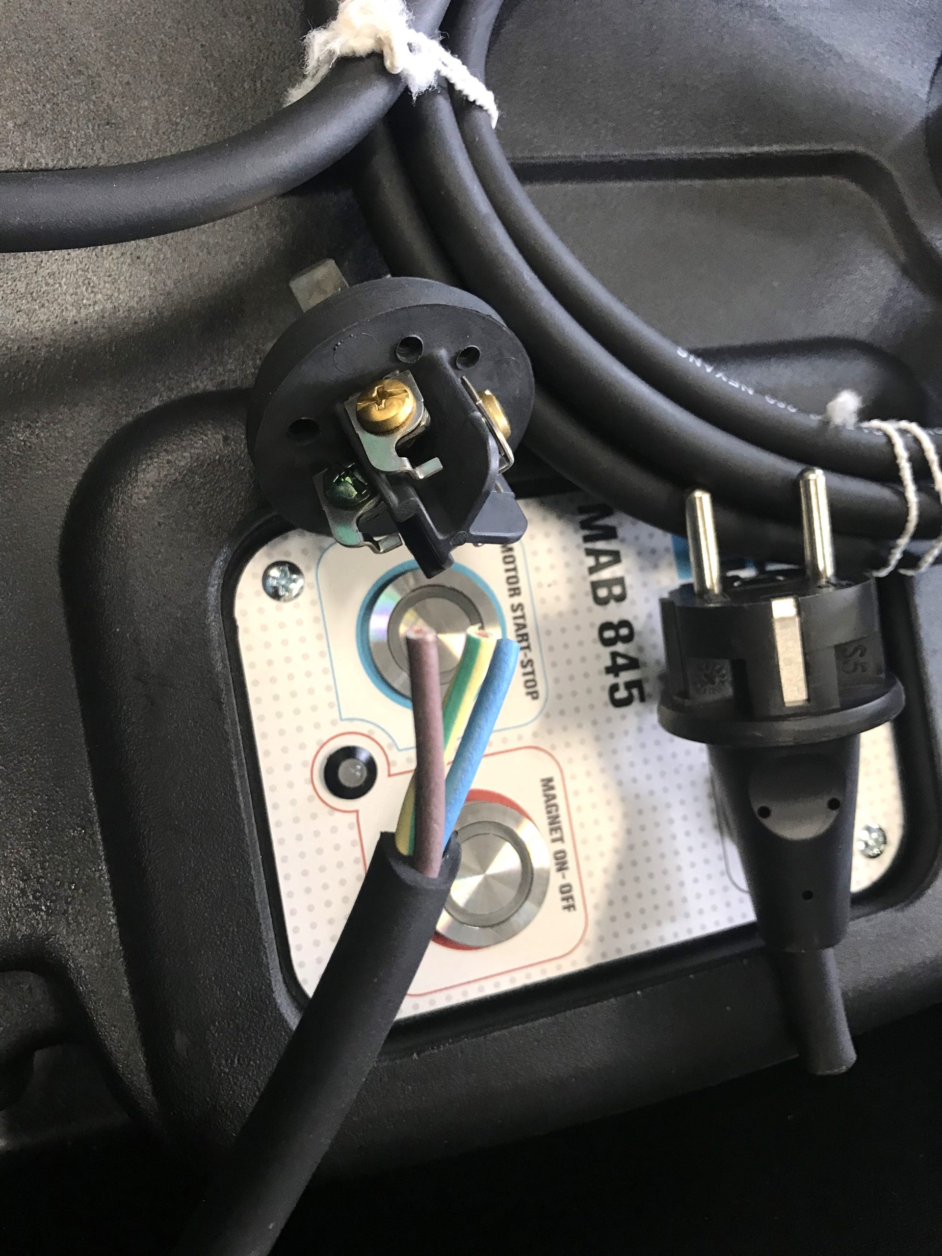 日本とドイツのケーブル色：三相200Vの違いを解説 | コンプレッサー修理 オーダーメイド復刻部品製造 ガス切断器 修理 / 東京都 江戸川区 ...